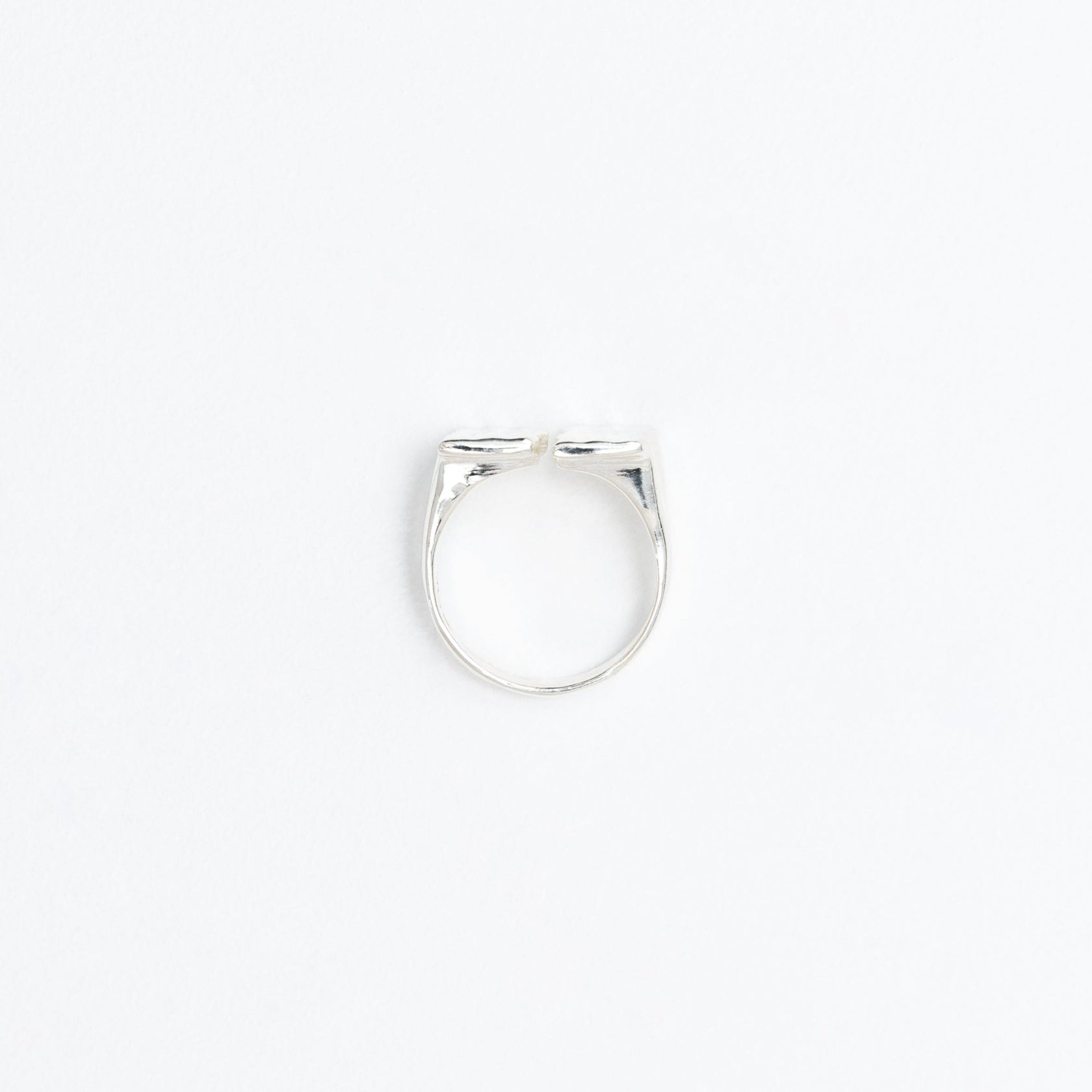 JAMIE SIGNET RING - SILVER – Aur Studio