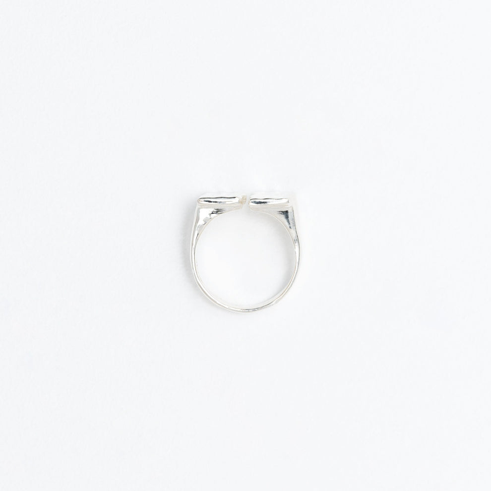 JAMIE SIGNET RING - SILVER – Aur Studio