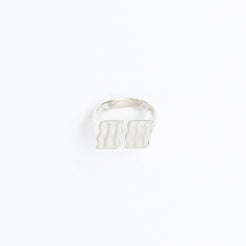 JAMIE SIGNET RING - SILVER – Aur Studio
