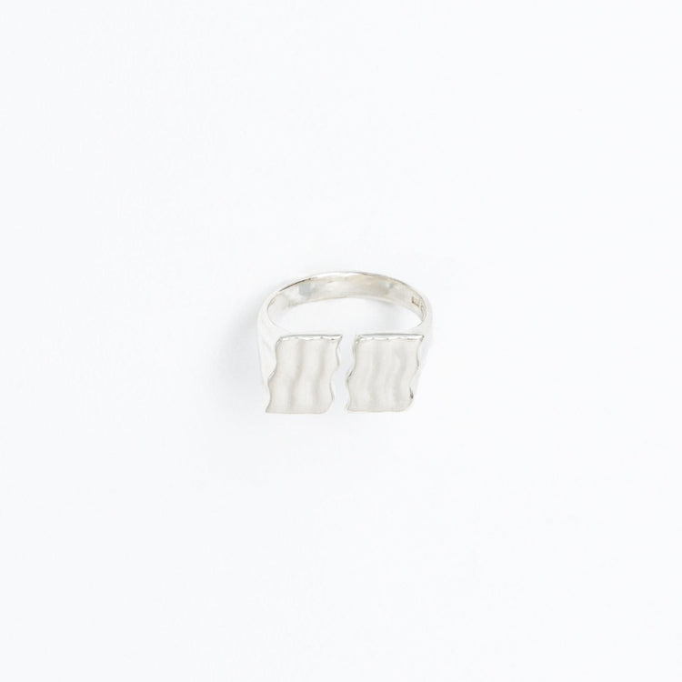 Jamie Signet Ring in silver, by Aur Studio